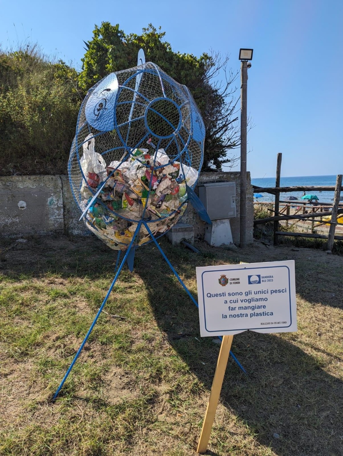 FONDI: SUL LITORALE I "PESCI MANGIA PLASTICA" - Lazio TV